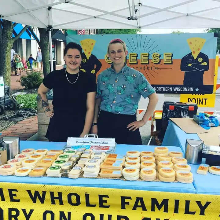 Gourmet Wisconsin Cheese Sampler Box | Order Online with Fast Delivery ...